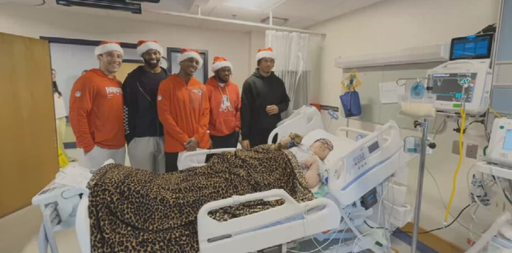 Patriots players bring holiday joy to young patients at Franciscan ...