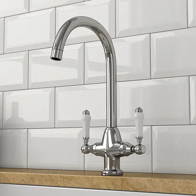 Replace a kitchen tap DIY style