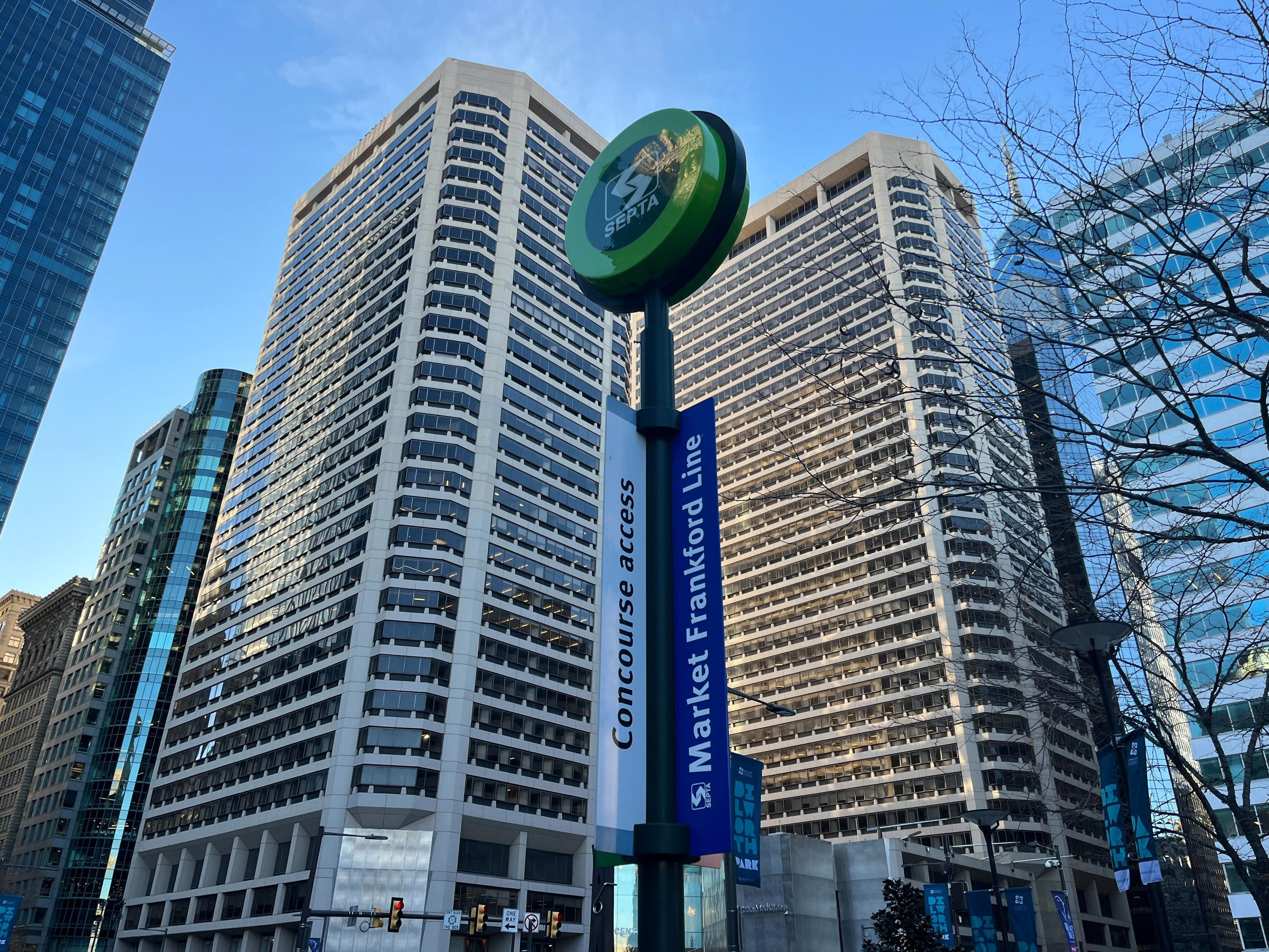 Police: 3 suspects attack, try to rob man on SEPTA platform in Center City