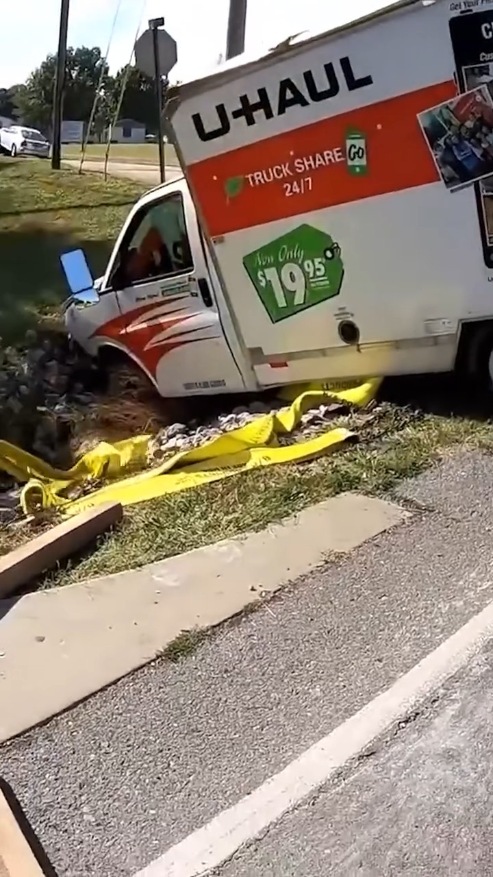 Recovering a box van after a rollover