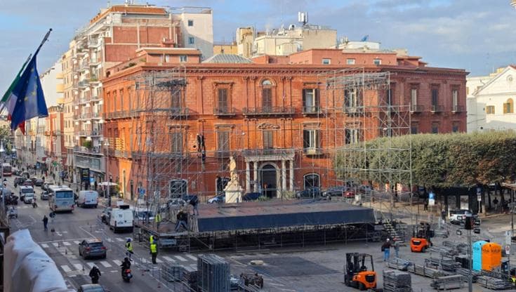 Capodanno a Bari, c'è l'ordinanza: "No" a bottiglie di vetro, spray al ...