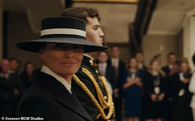 Melania and Trump mocked over Christmas photo