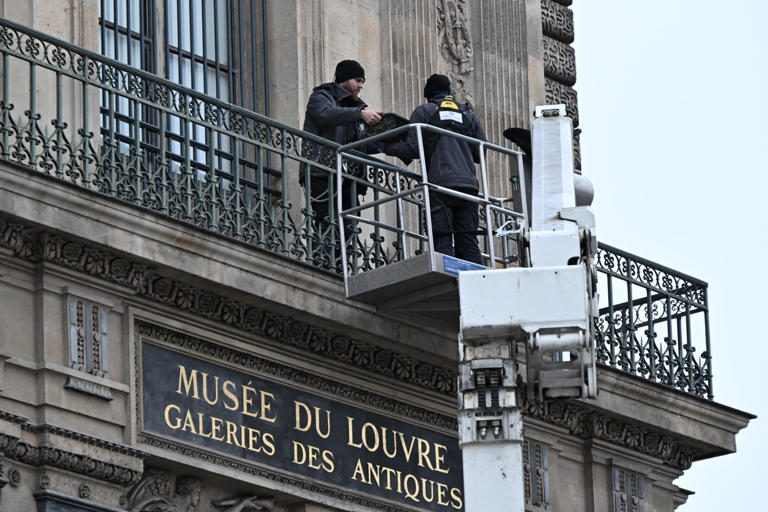 Louvre zet tralies op balkon dat gebruikt werd bij juwelenroof