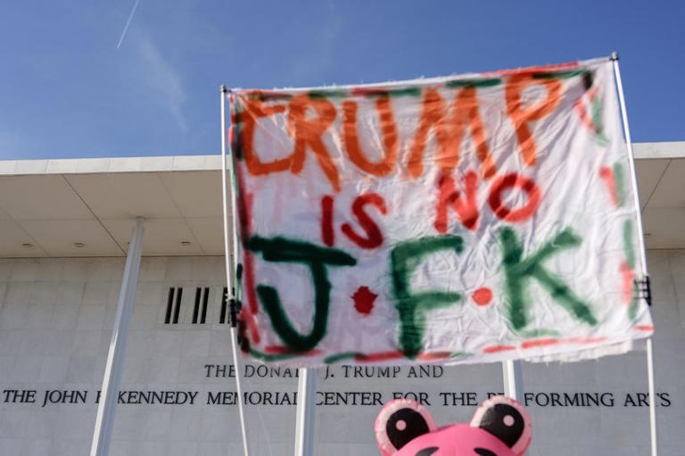 Vendedores de entradas desprecian a Donald Trump tras el cambio del ...