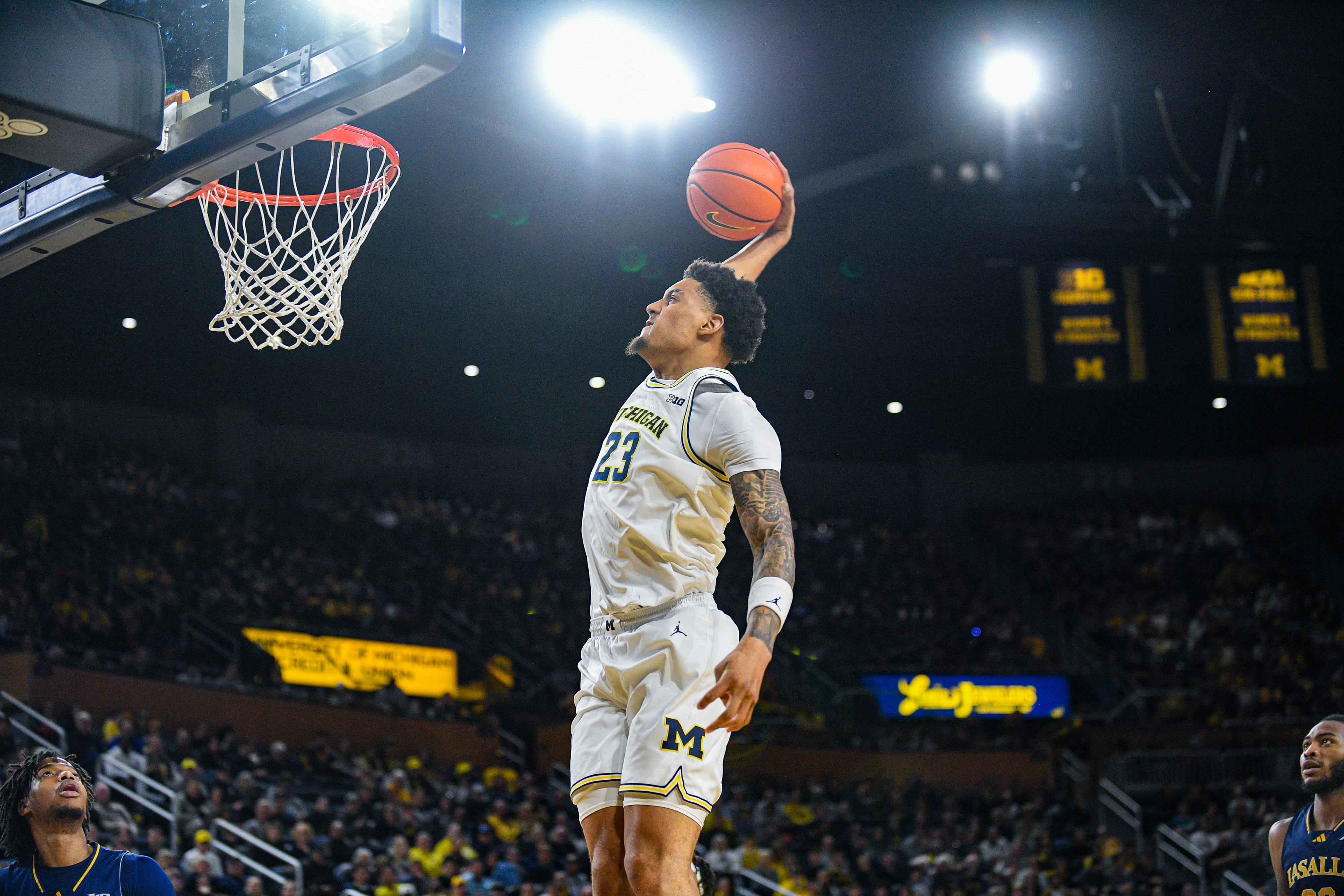 A gift for every Big Ten men’s basketball team this holiday season