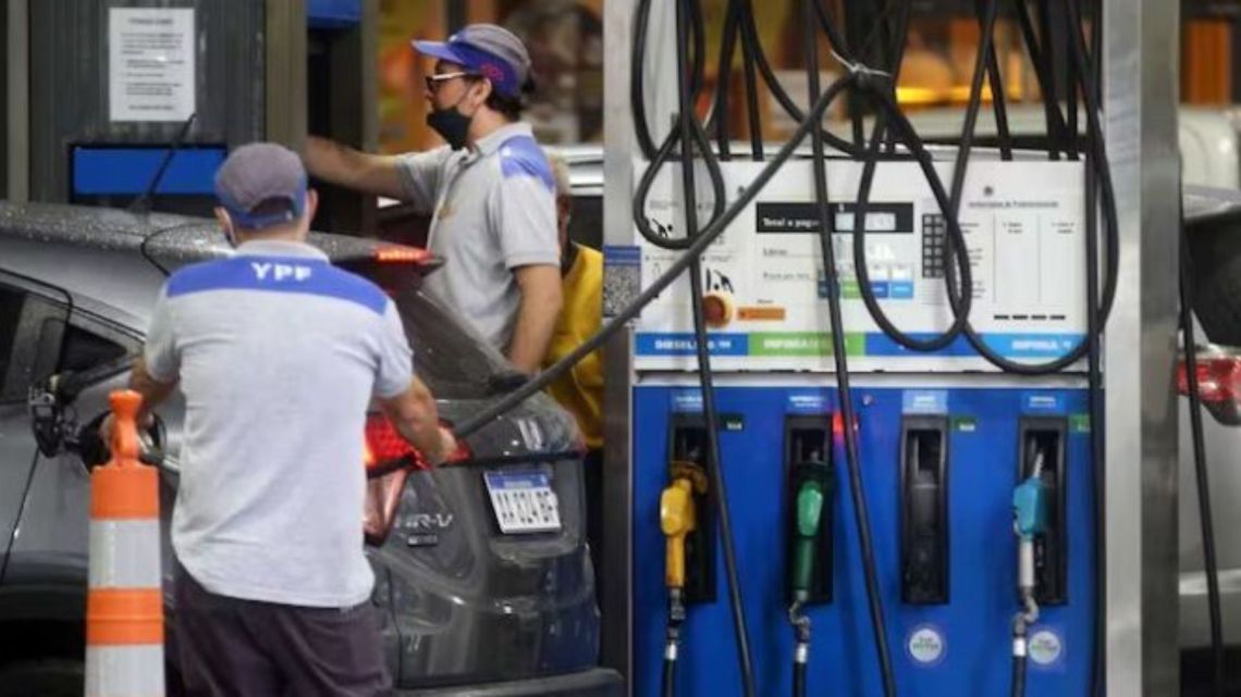 En el interior llenar el tanque de nafta ya cuesta más de $90 mil