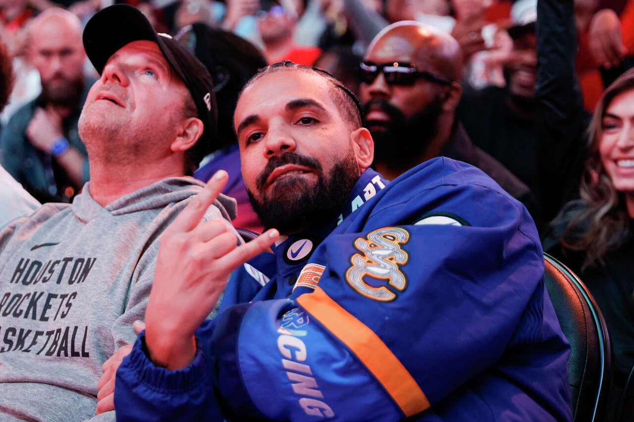 Drake is having a very Texas Christmas