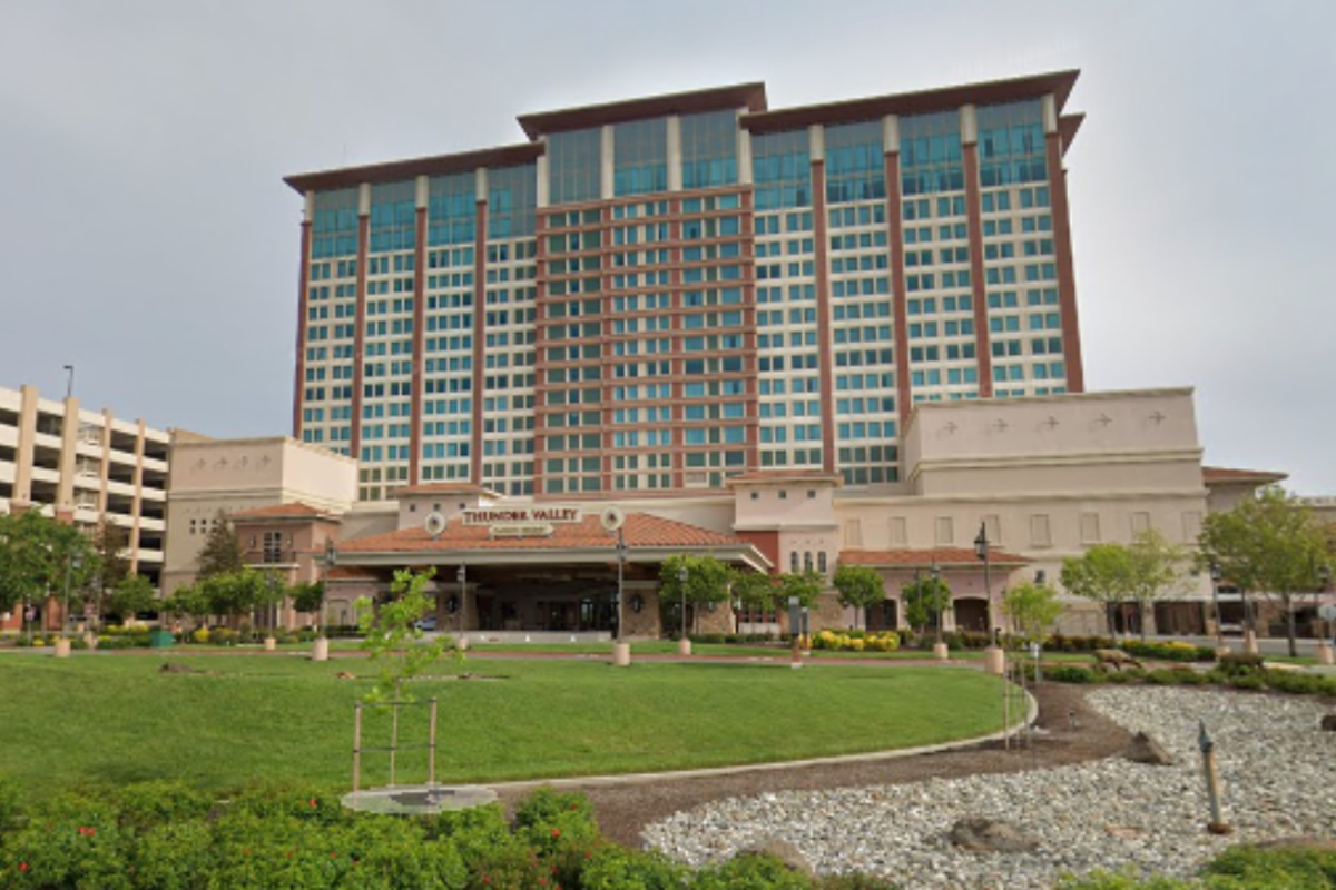 Casino gambler bets $25 on slot machine, hits massive payout