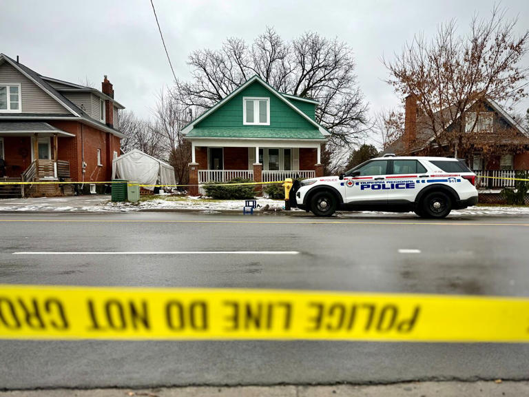 Man dead after suffering multiple stab wounds in Oshawa: Durham police