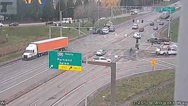 Police: Copper wire thief breaks traffic light, causes deadly crash in ...