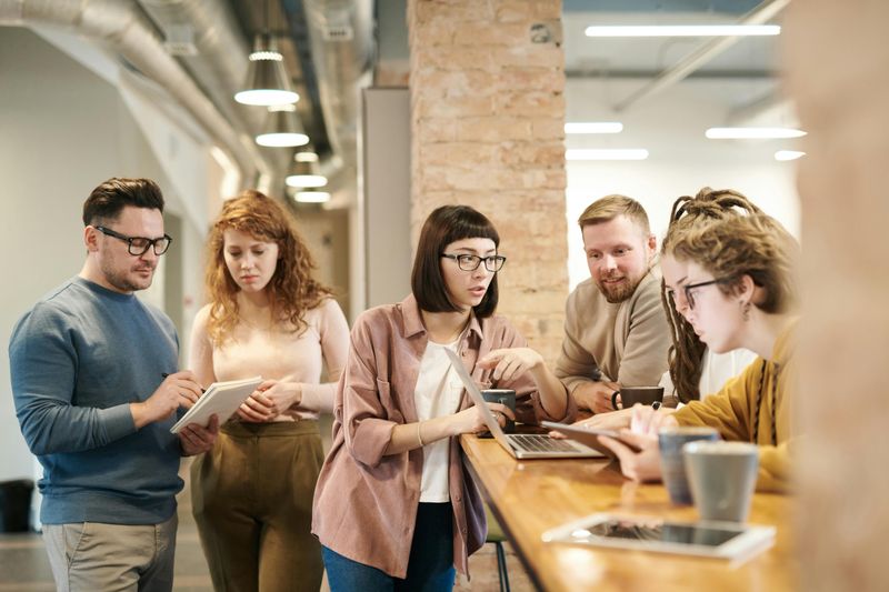 12 signs your coworkers secretly can't stand you