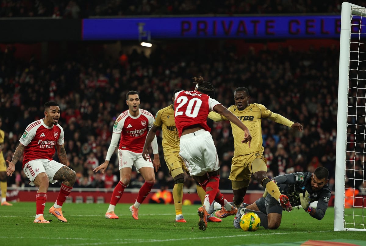 Arsenal 0-0 Crystal Palace: Gunners pushing for opening goal - Live