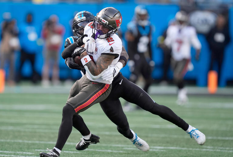 NFL Week 18 announcer schedule: Full broadcast assignments revealed