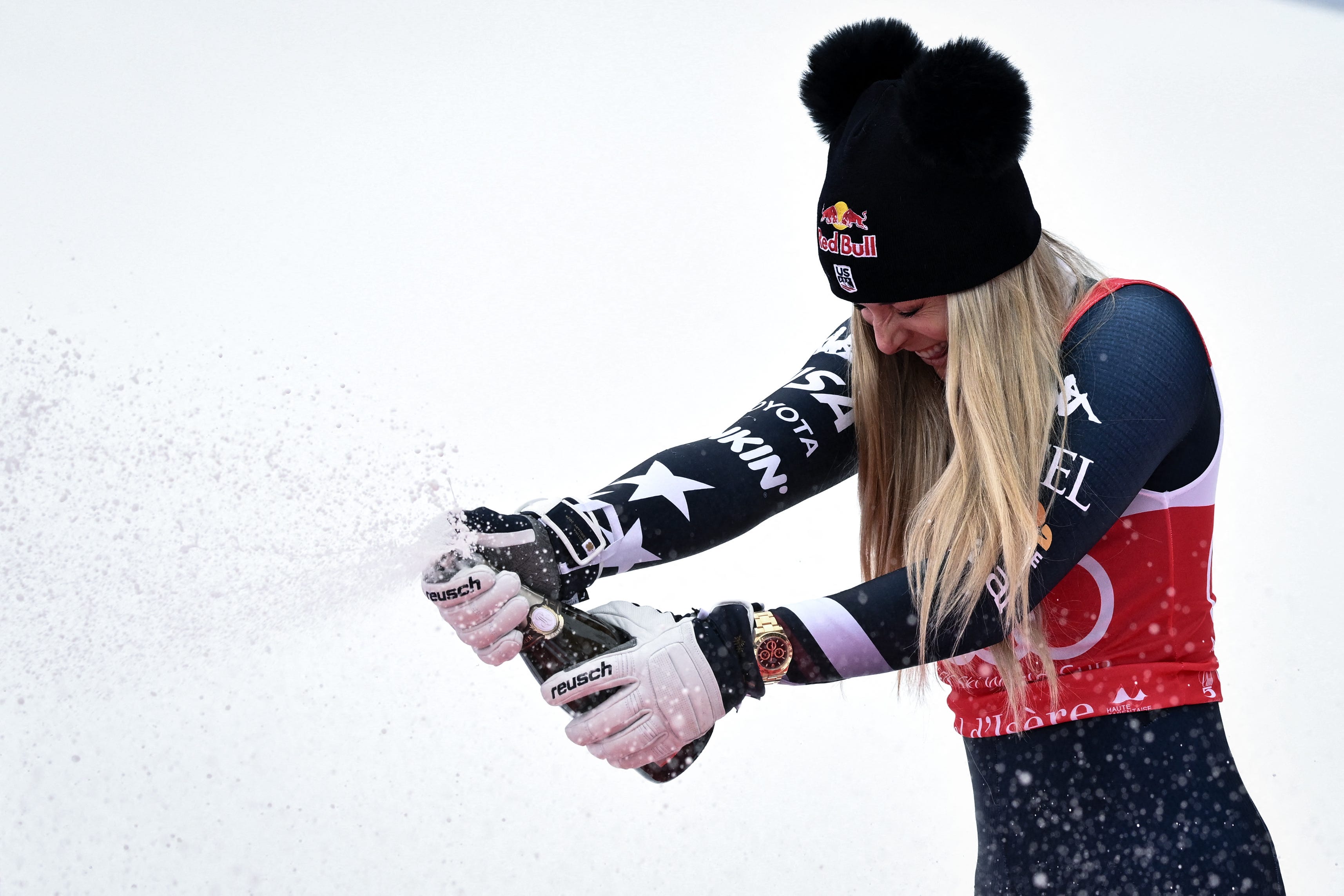 Lindsey Vonn books ticket to Olympics with spectacular start to season