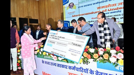 Continuously taking steps for welfare of state govt employees: Soren