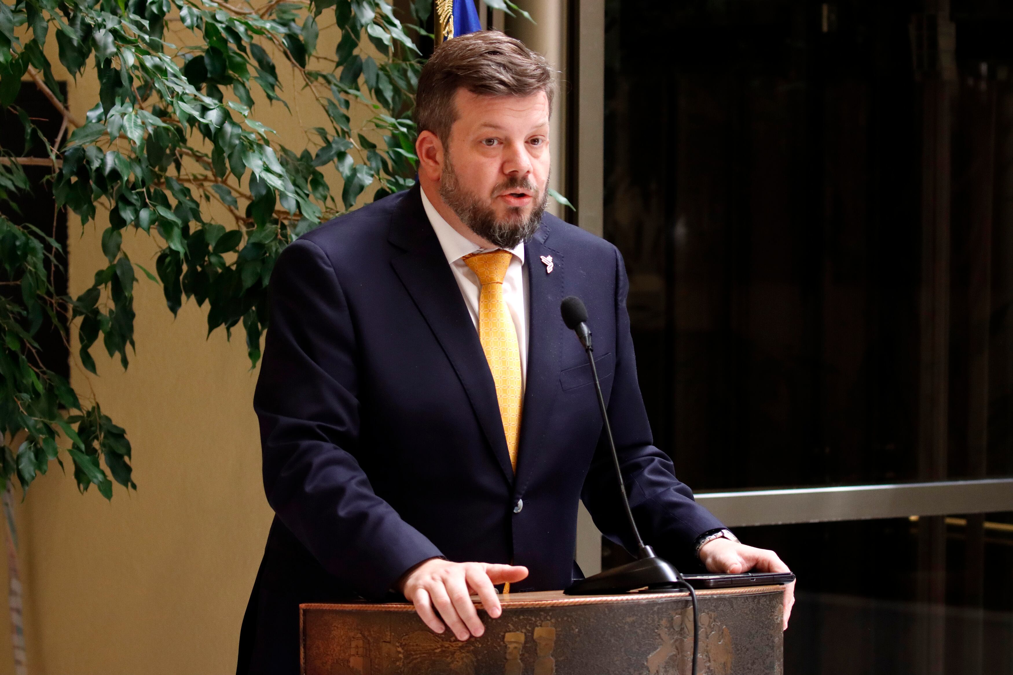 Sube presión sobre rol de Kaiser: libertarios se resisten a ingreso de ...