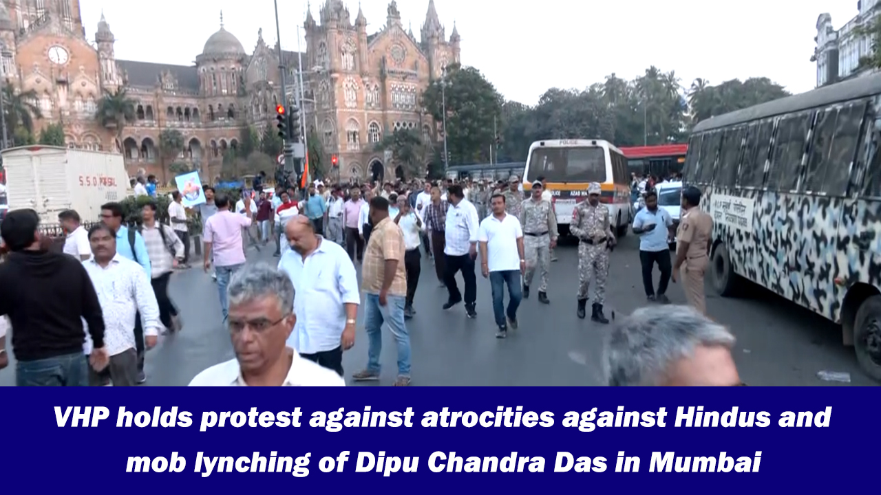 VHP holds protest against atrocities against Hindus and mob lynching of ...