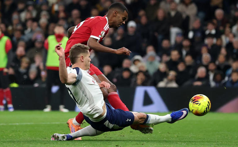 Liverpool’s Arne Slot delivers blunt verdict on Micky van de Ven foul ...