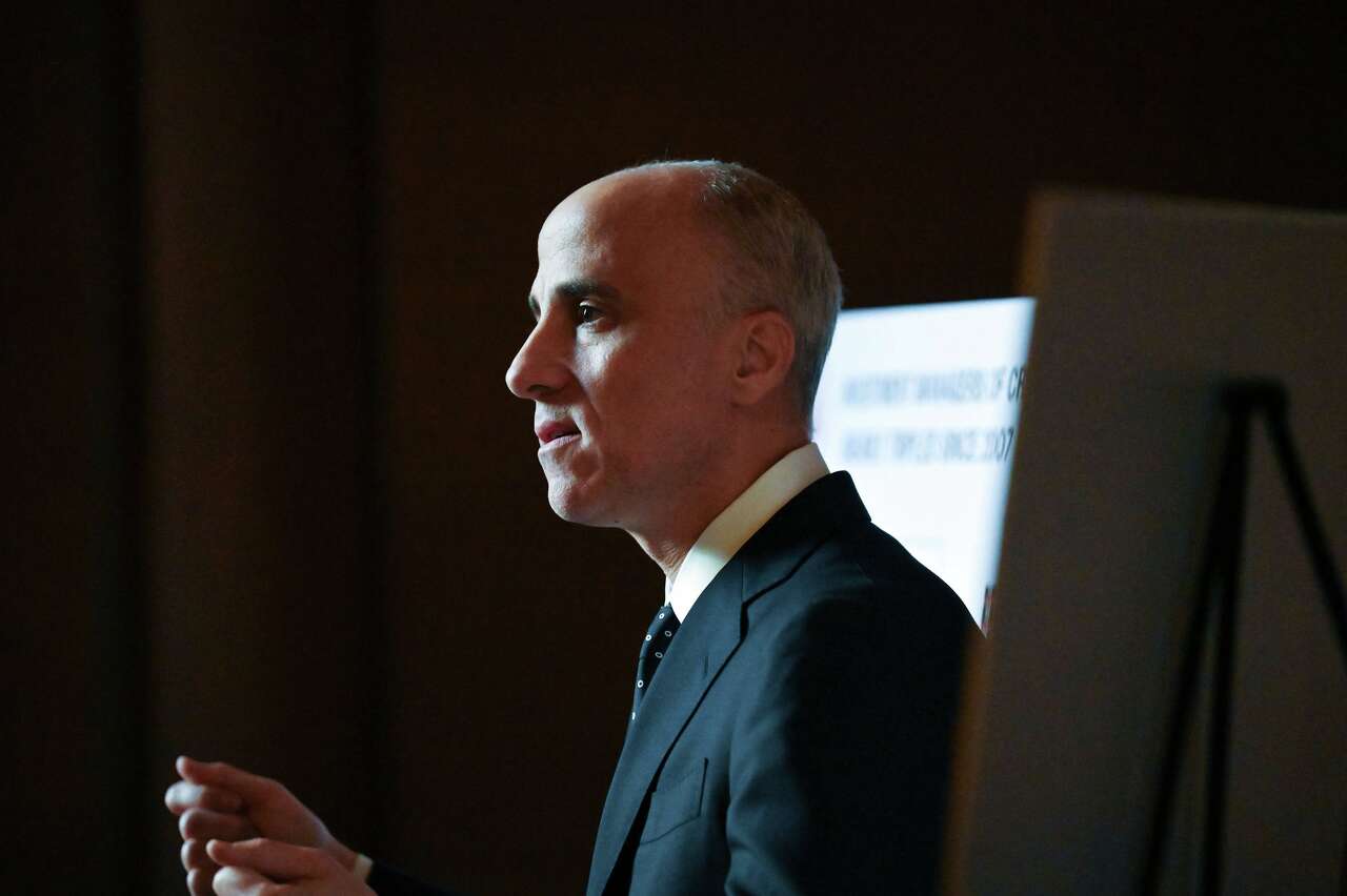 State comptroller chided by challenger for pension fund performance