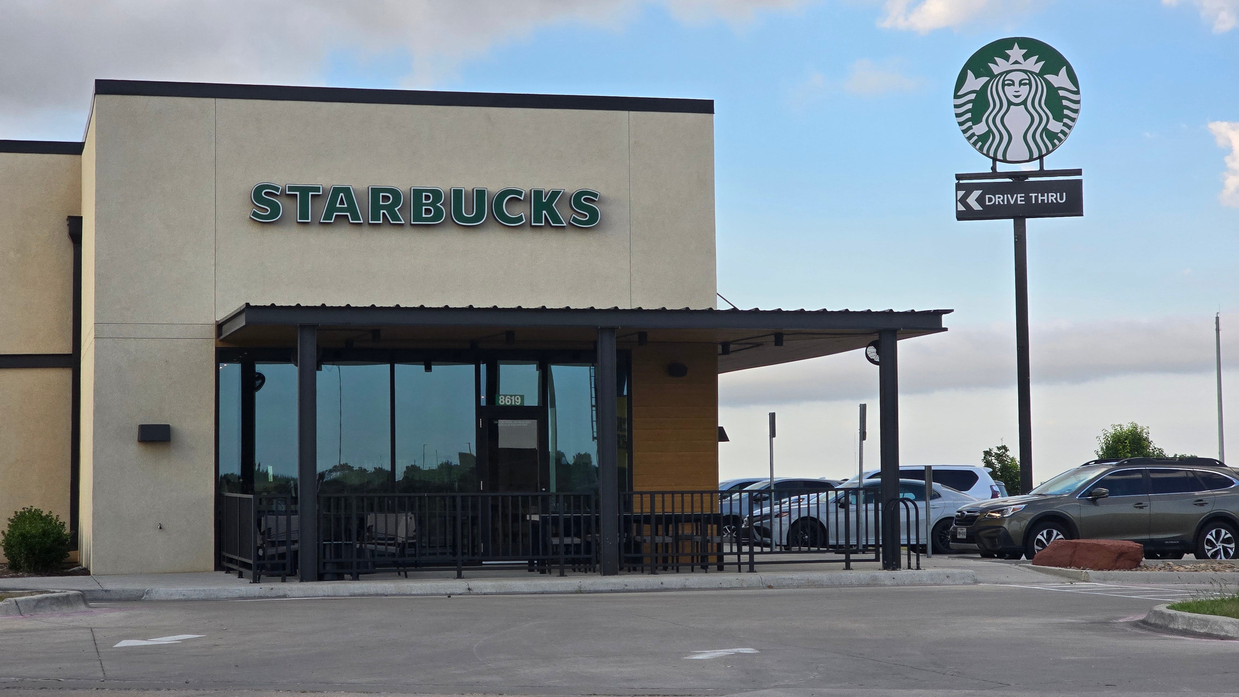 Wondering if your favorite restaurant is open on Christmas Eve?