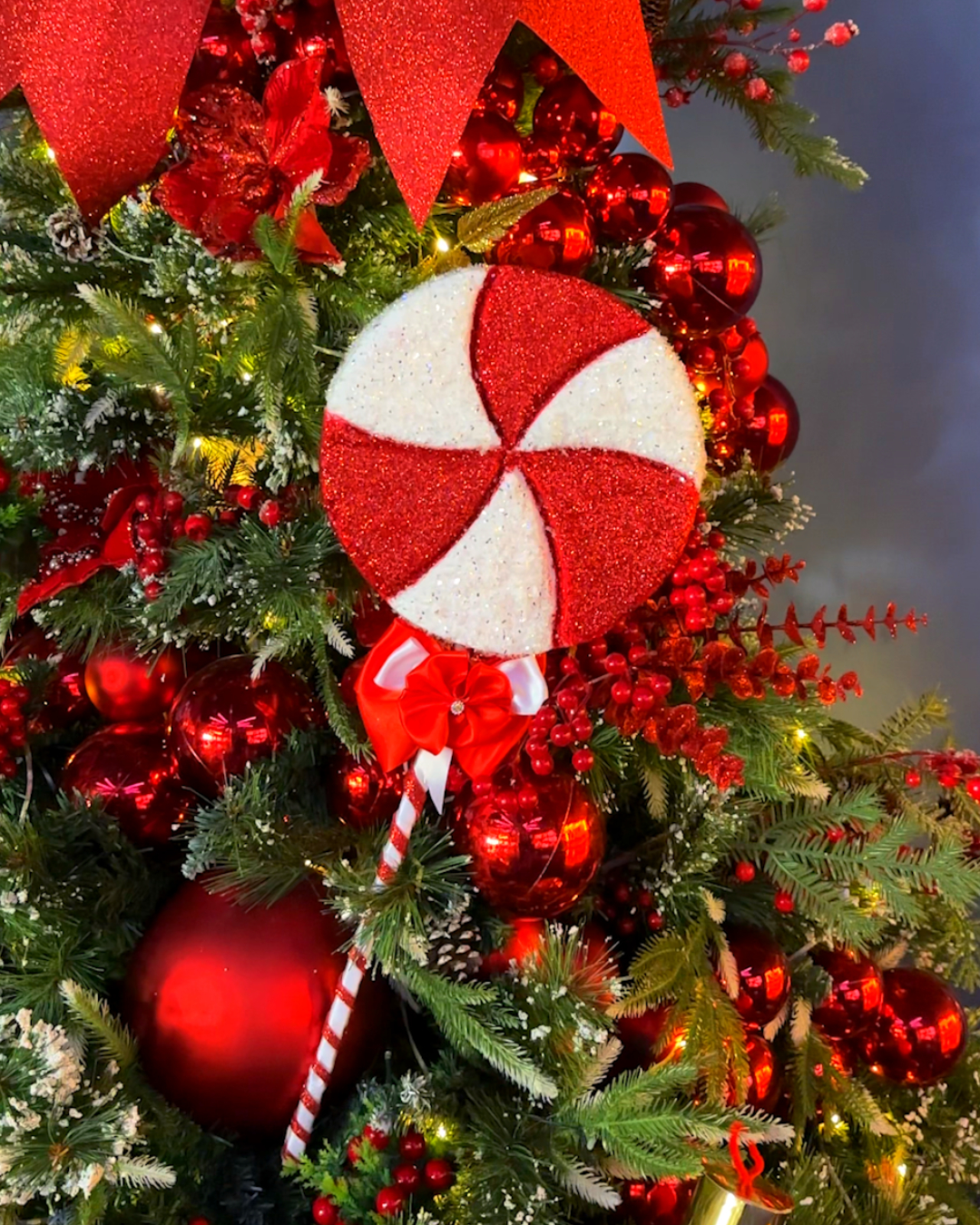 DIY lollipop ornament steals the Christmas tree spotlight🍭🎄