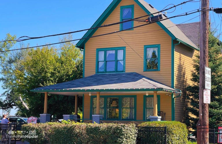 Inside the real A Christmas Story house: What to expect + pro tips for ...