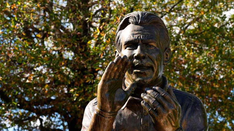 Nick Saban bringing winning pedigree to Predators