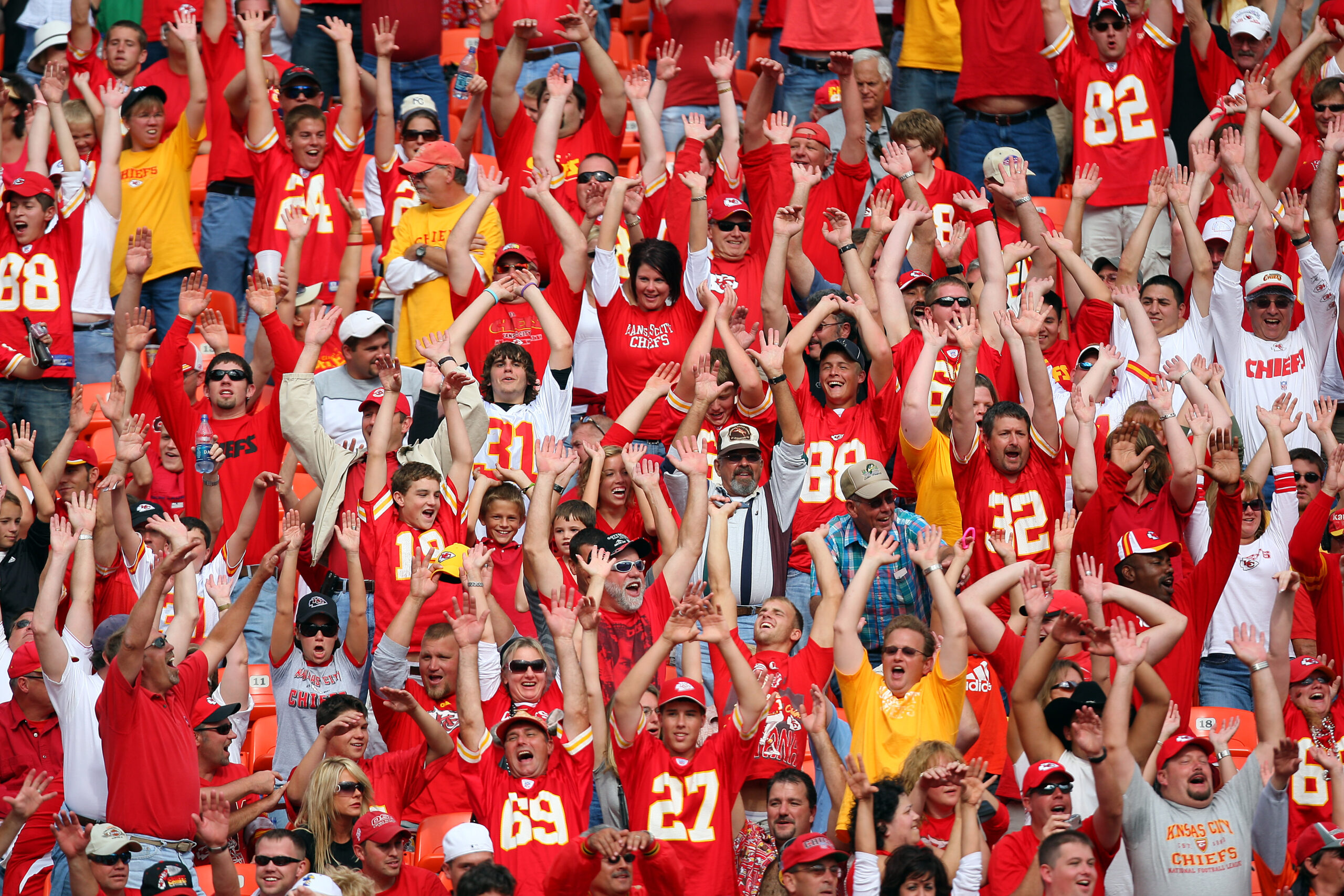 Missouri governor slams KC Chiefs for surprise move to neighboring Kansas