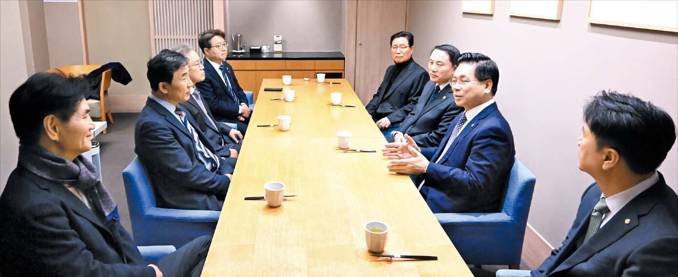 Democratic Party officials regret excessive church investigation