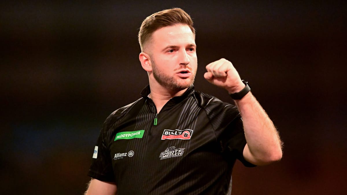 Dicke Überraschung: Merk feiert nächste Darts-Party