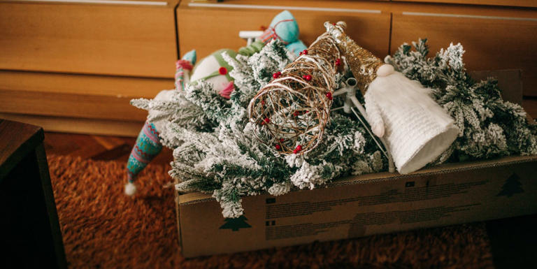Want to avoid bad luck? Here's when you should take down your Christmas ...