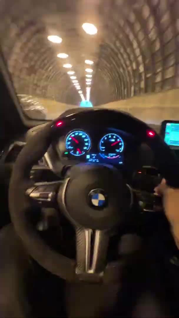 M2 POV tunnel exhaust pull