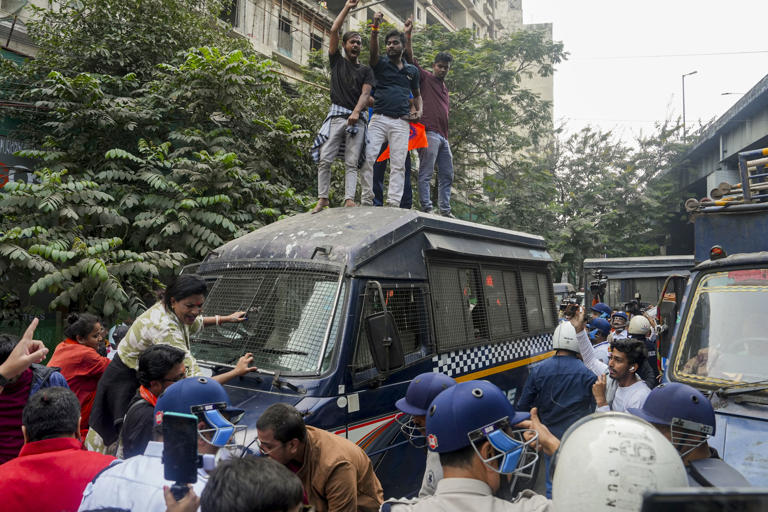 Demonstrations near Bangladesh mission in Kolkata, BJP's Suvendu ...