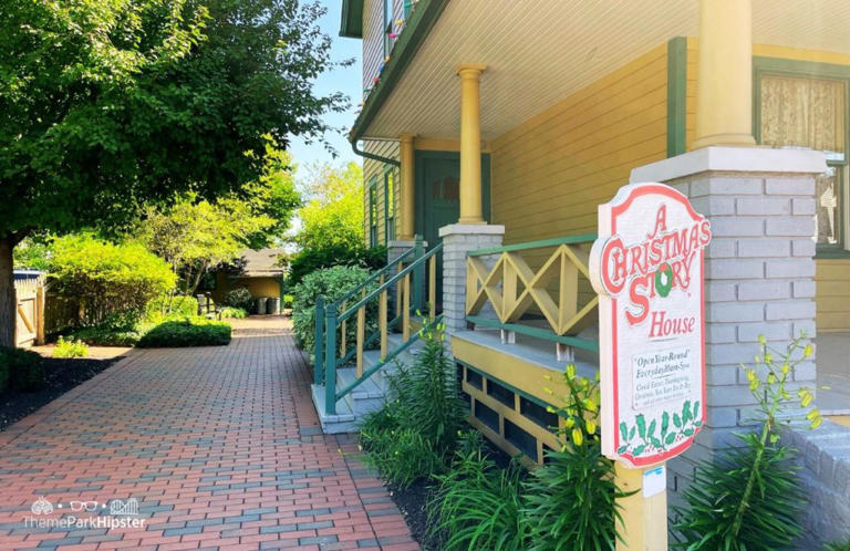 Inside the real A Christmas Story house: What to expect + pro tips for ...