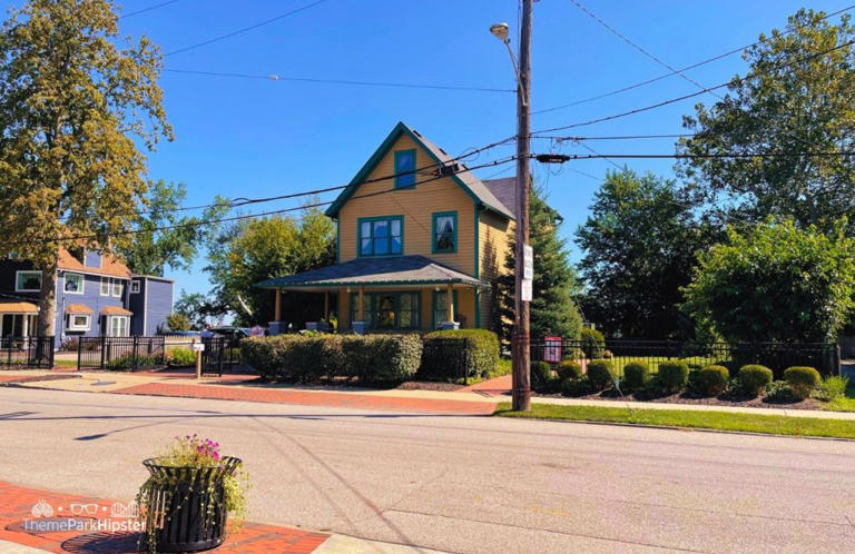 Inside the real A Christmas Story house: What to expect + pro tips for ...