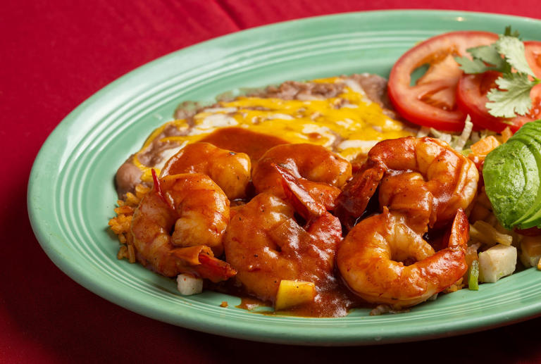 Blended margaritas and crispy-shelled tostadas reign at this Palos ...