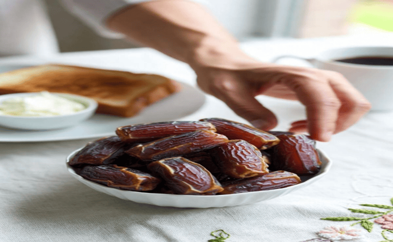The best time to eat dates for digestion, energy, and craving control ...