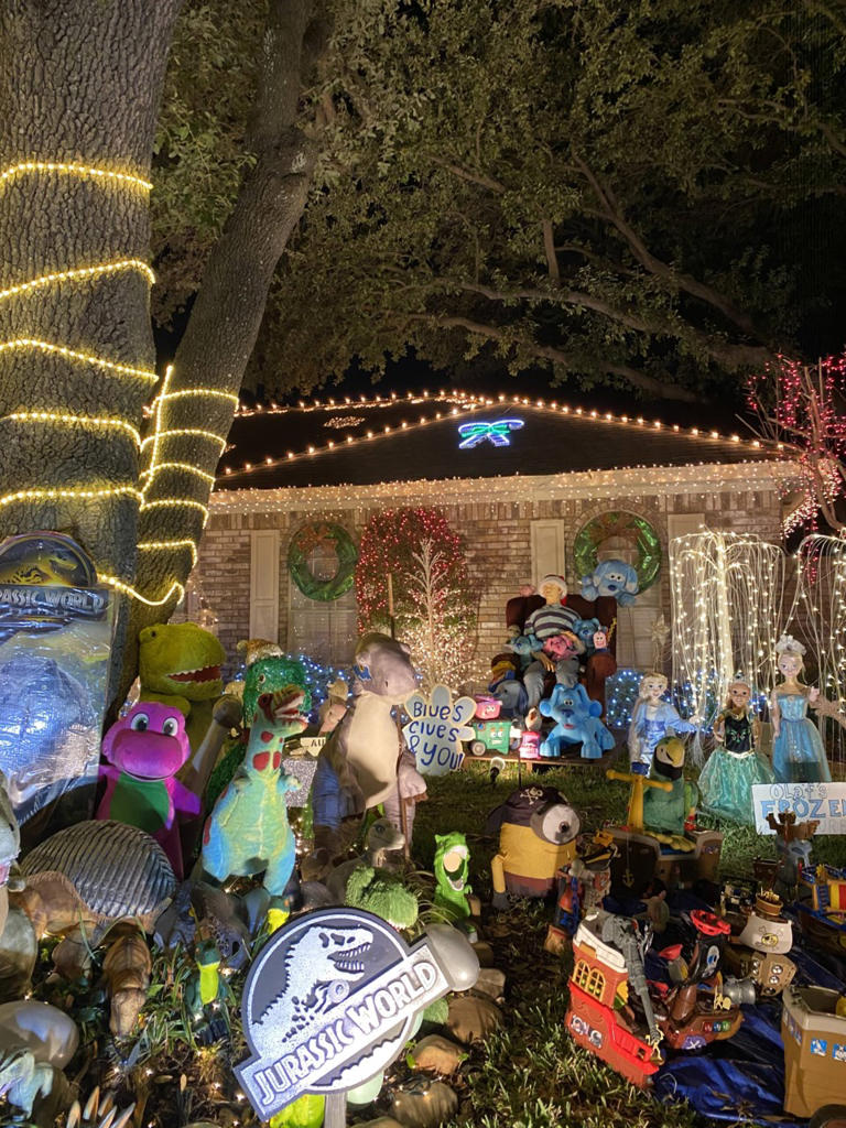 This Plano home turns Christmas lights into a full movie experience