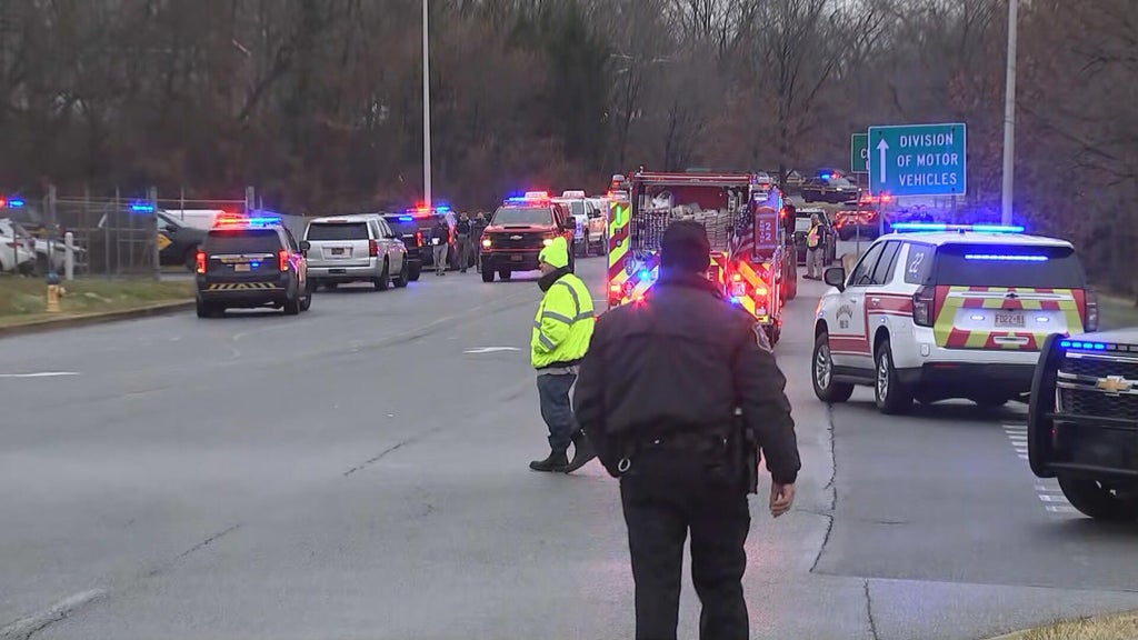 Trooper, suspect dead after shooting at DMV in Wilmington, Delaware ...