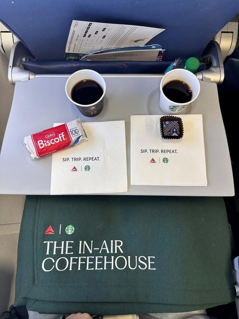 I scored a seat on Starbucks and Delta's in-air coffeehouse—here's what ...