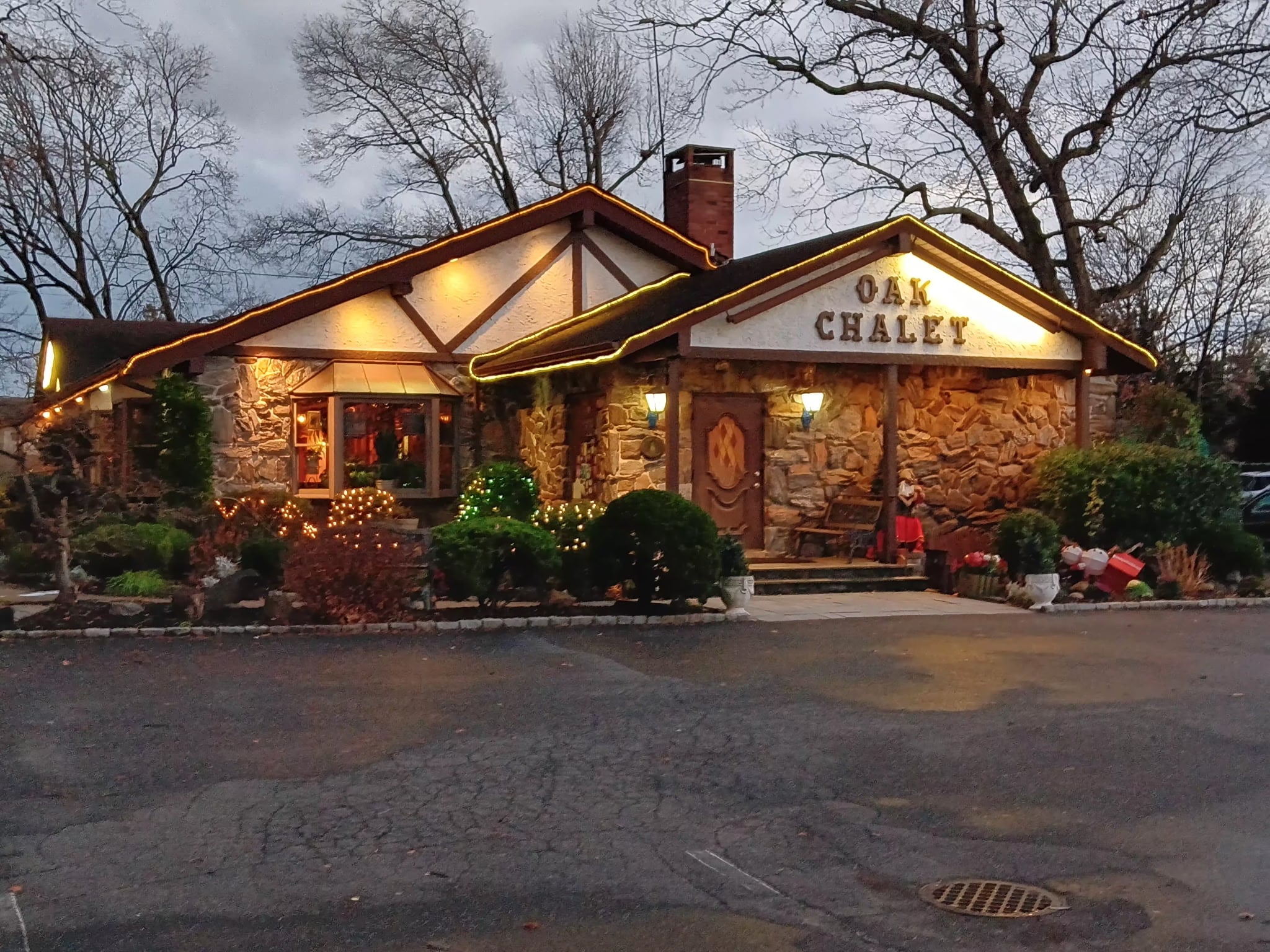 Beloved German restaurant Oak Chalet closing in Bellmore after 40-plus ...