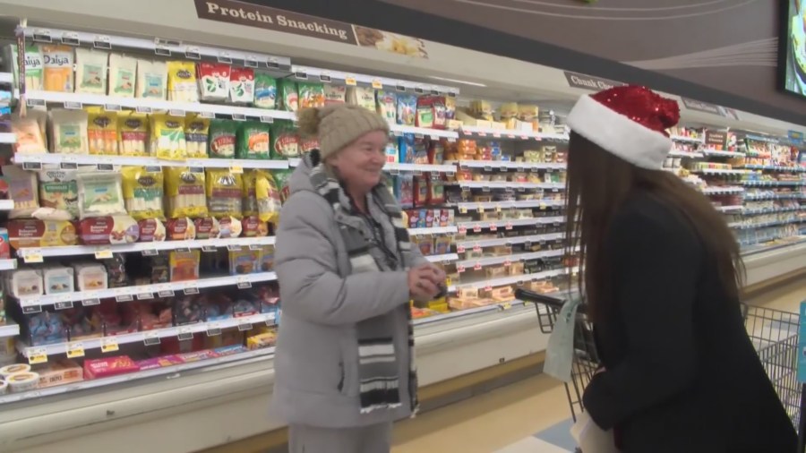 Casino surprises shoppers with over $5,000 in gift cards