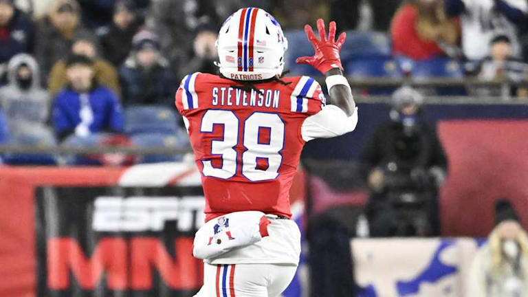 Omarion Hampton and 4 more must start running backs in the fantasy ...