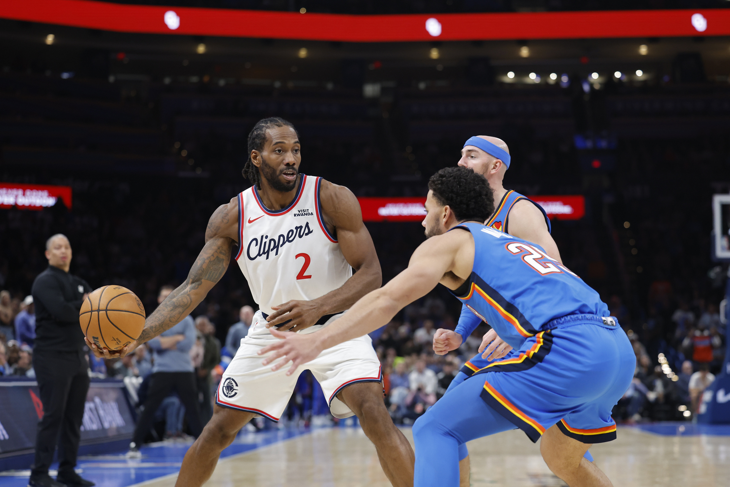 Clippers dismissing Kawhi Leonard, James Harden talk; linked to CJ McCollum