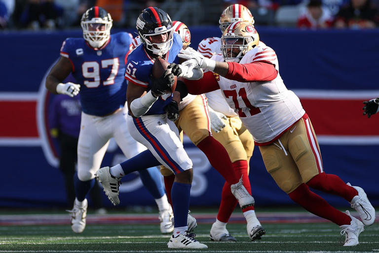 49ers star Trent Williams responds to chanting fans over retirement ...