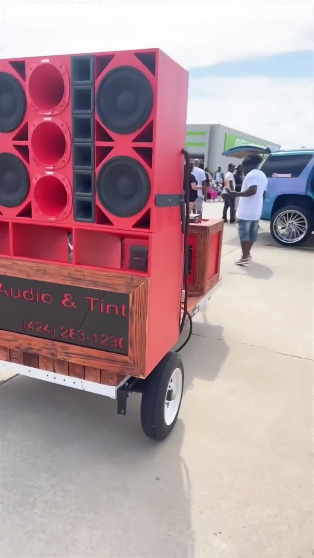 Bro came ready with the speaker box on the trailer at StreetWhipz carshow