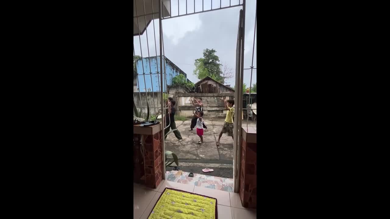 Kids perform modern 'Jingle Bells' Christmas caroling in Plaridel ...