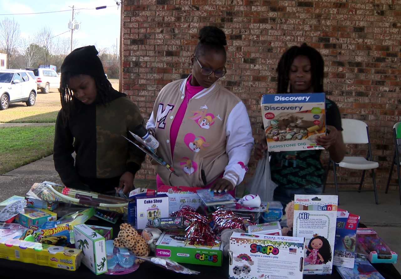 Stokes, Atmos hold toy giveaway to remind, "The reason for the season"