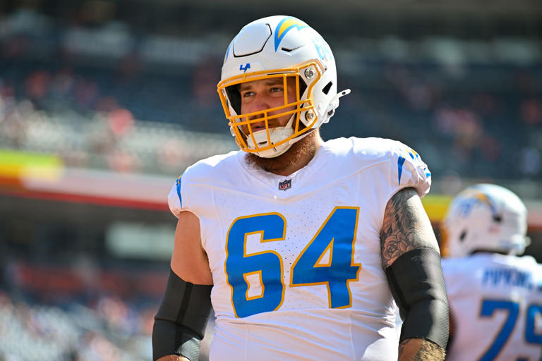 Patriots add interior lineman Brenden Jaimes to 53-man roster amid ...