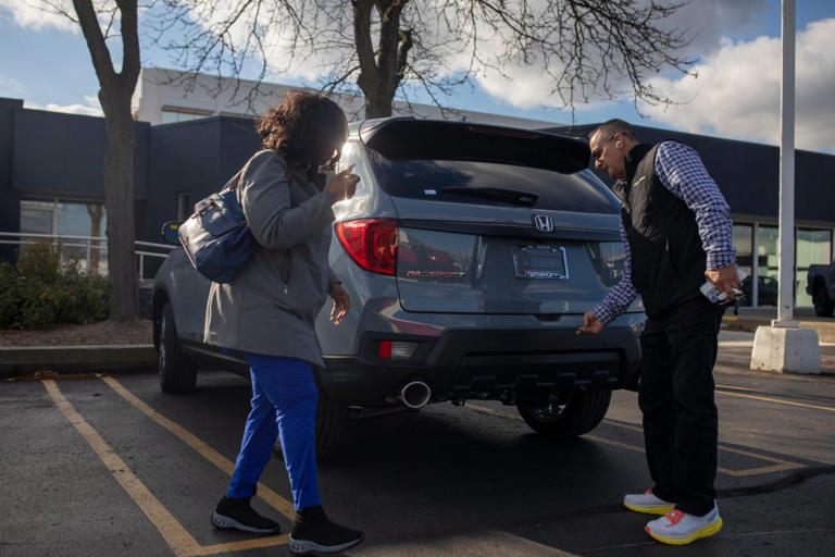 Americans are getting locked into decade-long car loans as new vehicle ...